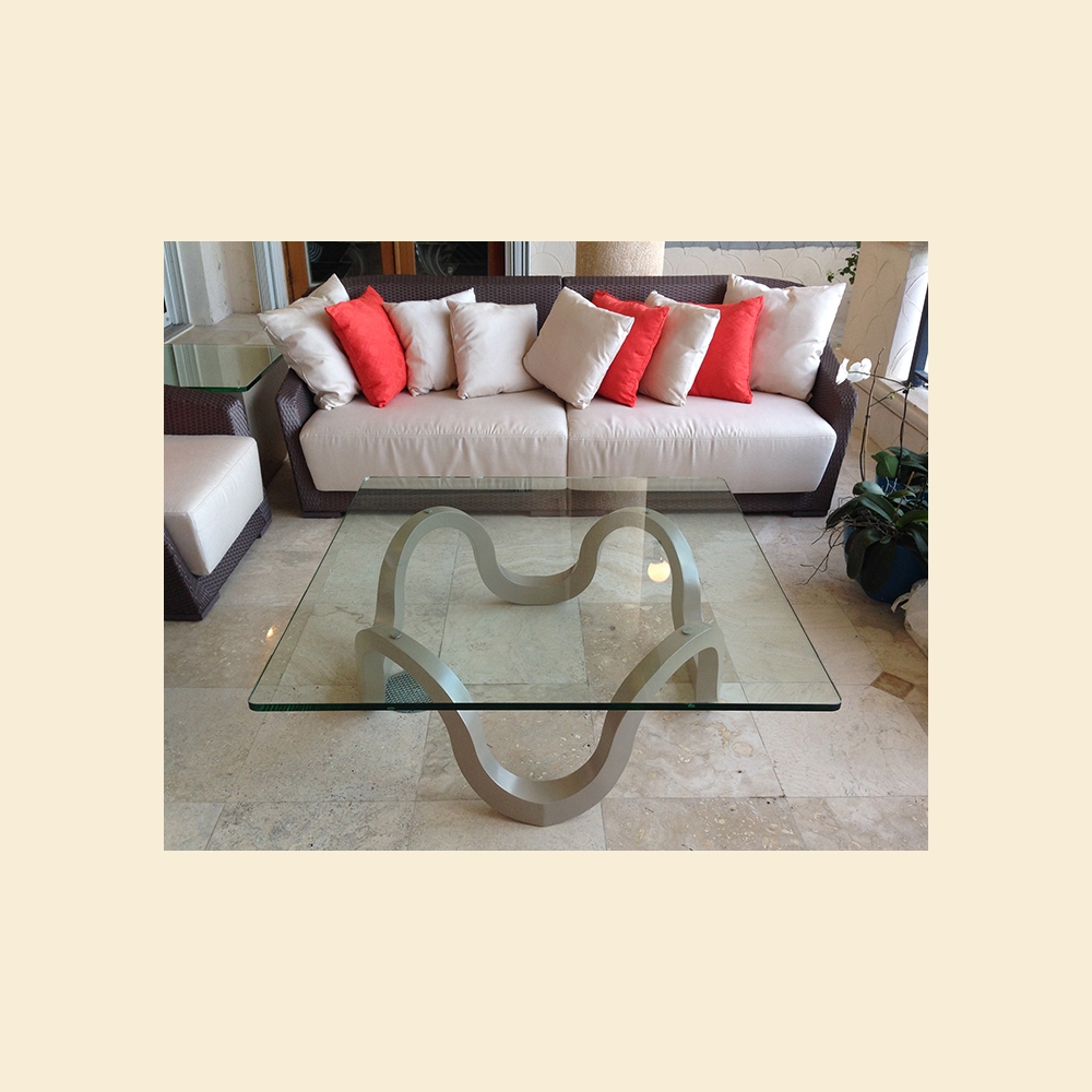 Continuous Curve Coffee Table | Tables